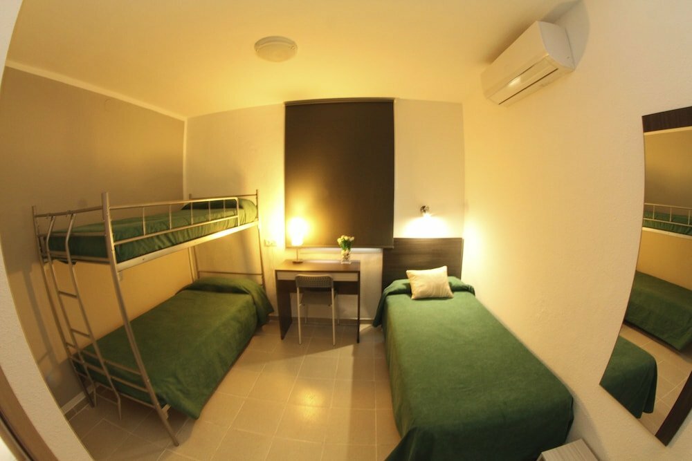 Otel Hostal Tahiti, Katalonya, foto