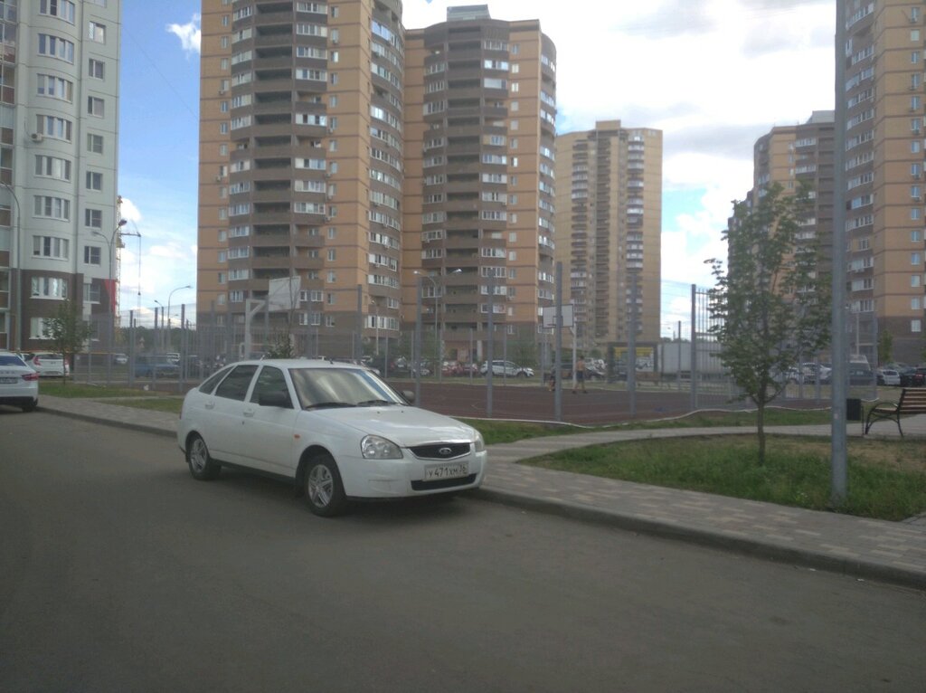 Spor alanı Футбольно-баскетбольная площадка, Voronej, foto