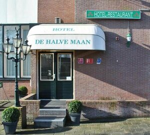 De Halve Maan (North Holland, Enkhuizen, Westeinde, Hoofdstraat), otel  Stede Broec'tan