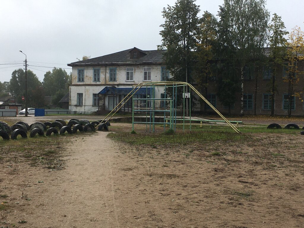 Ortaokul Mbou SOSh № 2, Velsk, foto