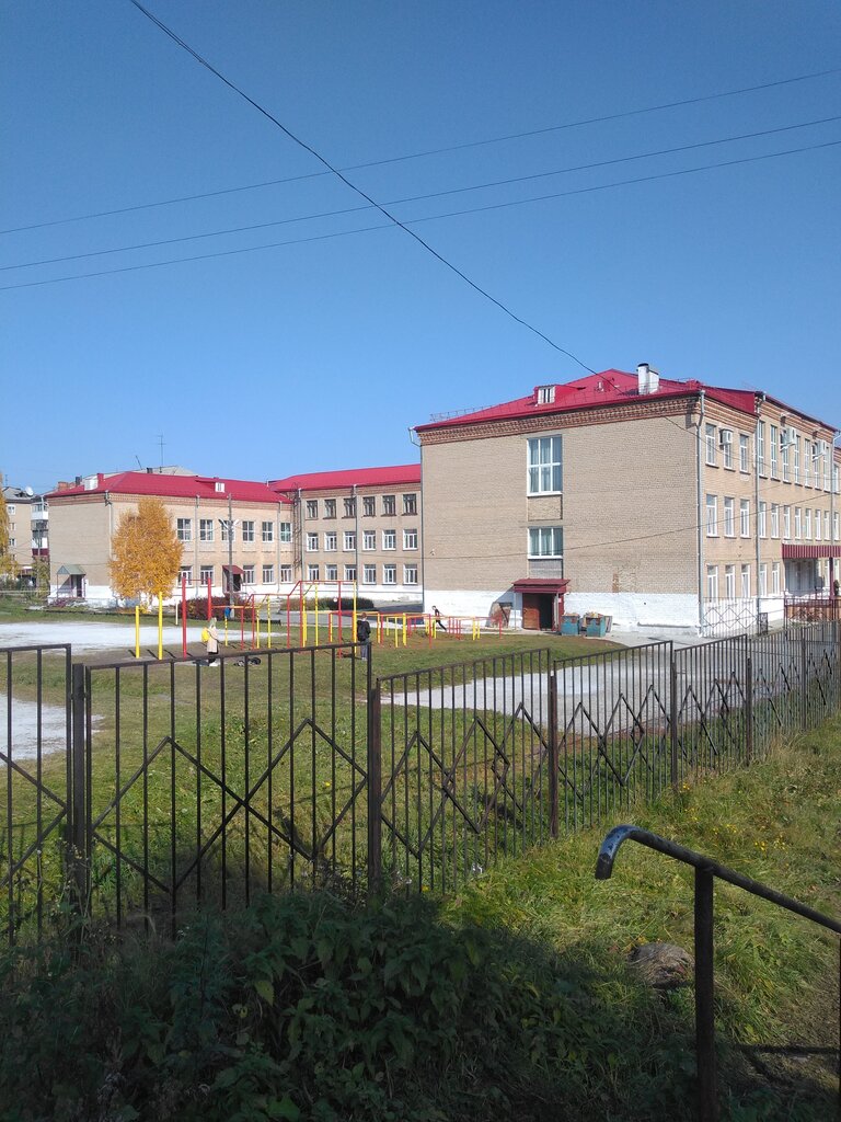 Ortaokul Srednyaya obshcheobrazovatelnaya shkola № 1, Verhni Ufaley, foto