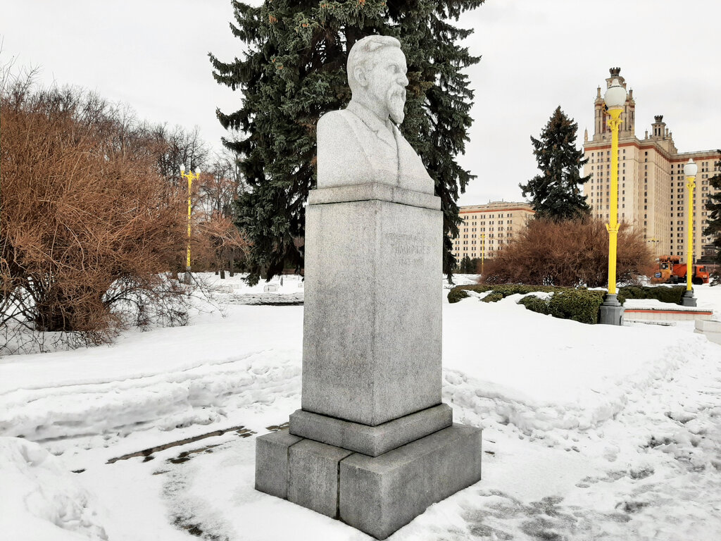 Anıt, heykel Климент Аркадьевич Тимирязев, Moskova, foto