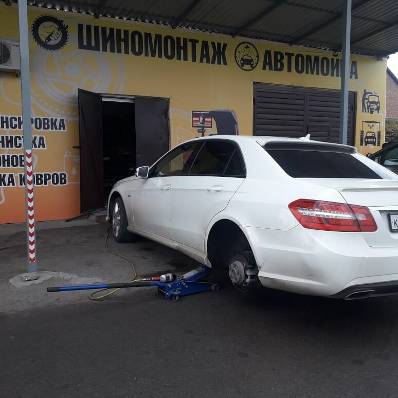Oto lastik tamiri Tire fitting and repair, Salsk, foto
