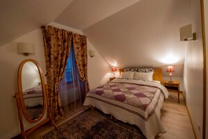Aupres du Chateau (Bourgogne-Franche-Comté, Yonne, Arrondissement d'Avallon, Tanlay, Rue Recorbe), otel