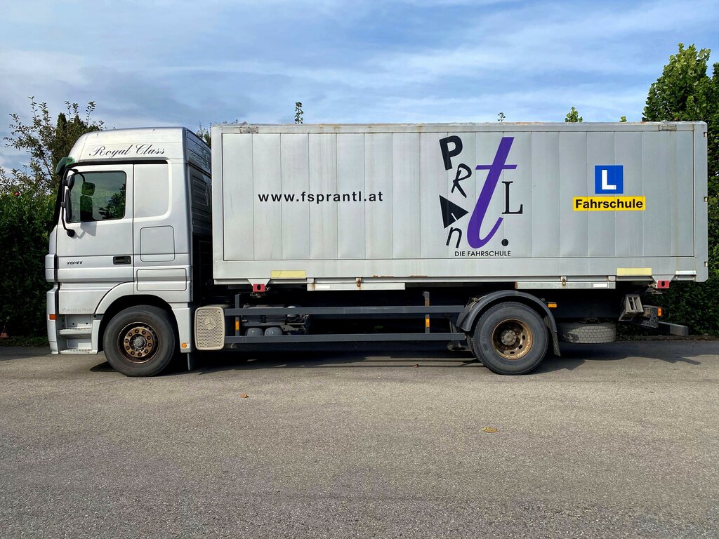 Araç römorkları Fahrschule - Ing. Maritta Prantl, Vorarlberg, foto