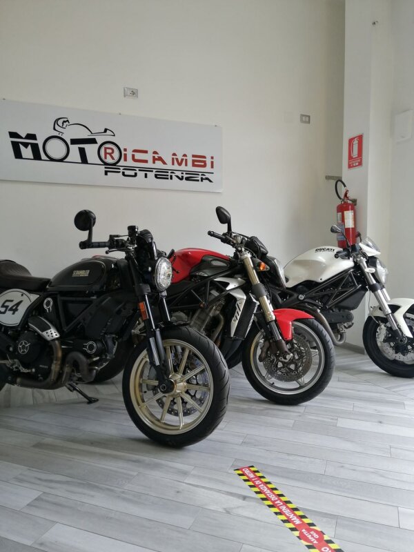 Sanayi ekipmanları firmaları Moto Ricambi Potenza, Potenza, foto