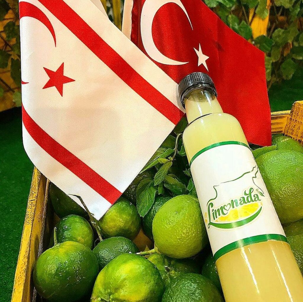 Alkolsüz içecekler Limonada - Kıbrıs Limonatası, İstanbul, foto