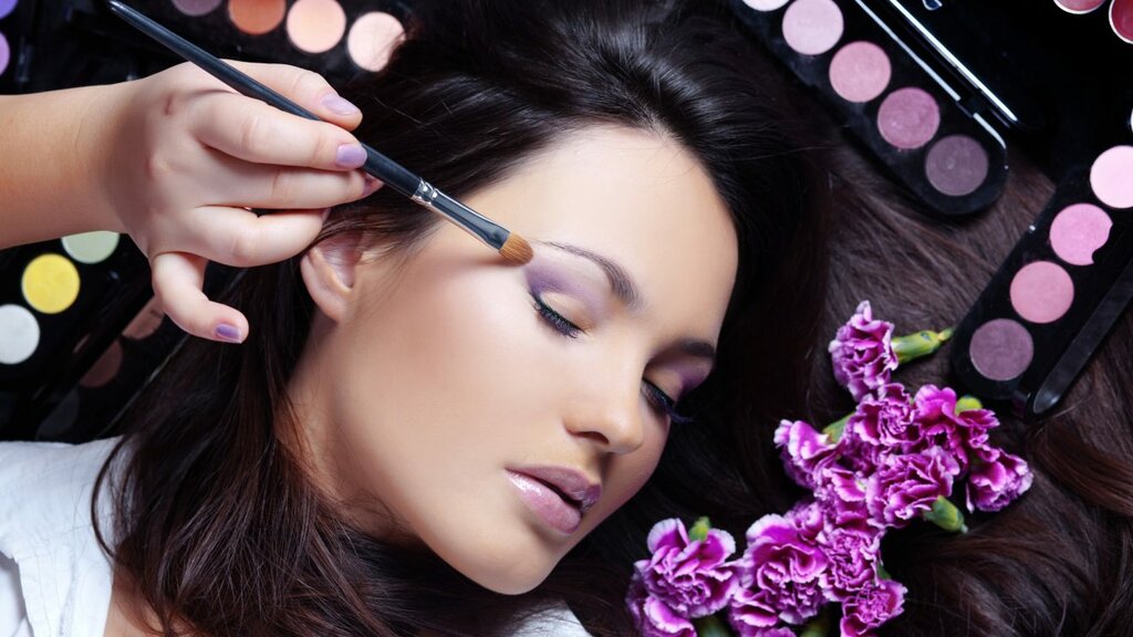 Kaş ve kirpik salonu Muaxeniya, Moskova, foto