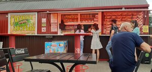 Смачны дворик (vulica Matrosava No:65Е), fast food  Gancevichi'den