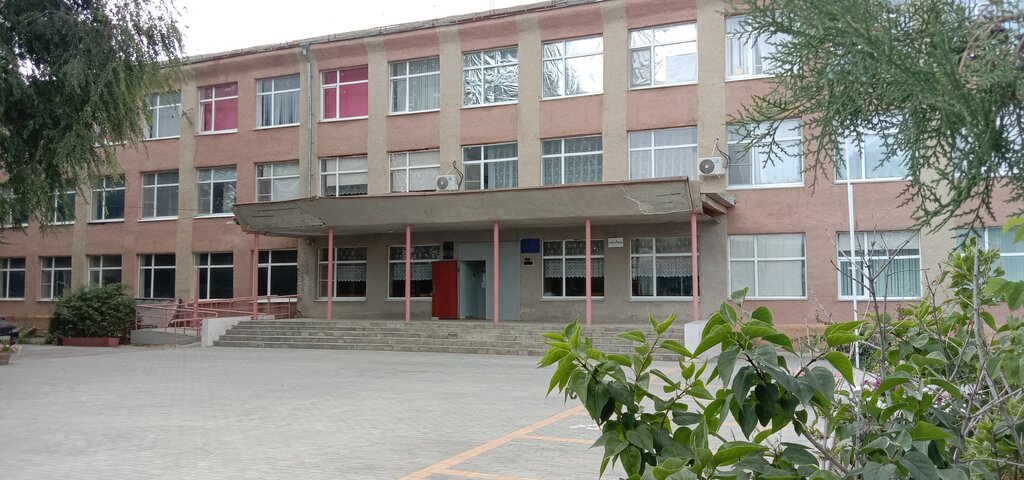 Ortaokul Kletskaya sredneobshcheobrazovatelnaya shkola, Volgogradskaya oblastı, foto