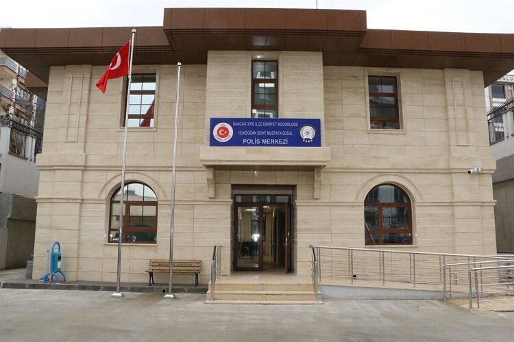 Polis merkezleri Yenidoğan Şehit Mustafa Güsul Polis Merkezi Amirliği, İstanbul, foto