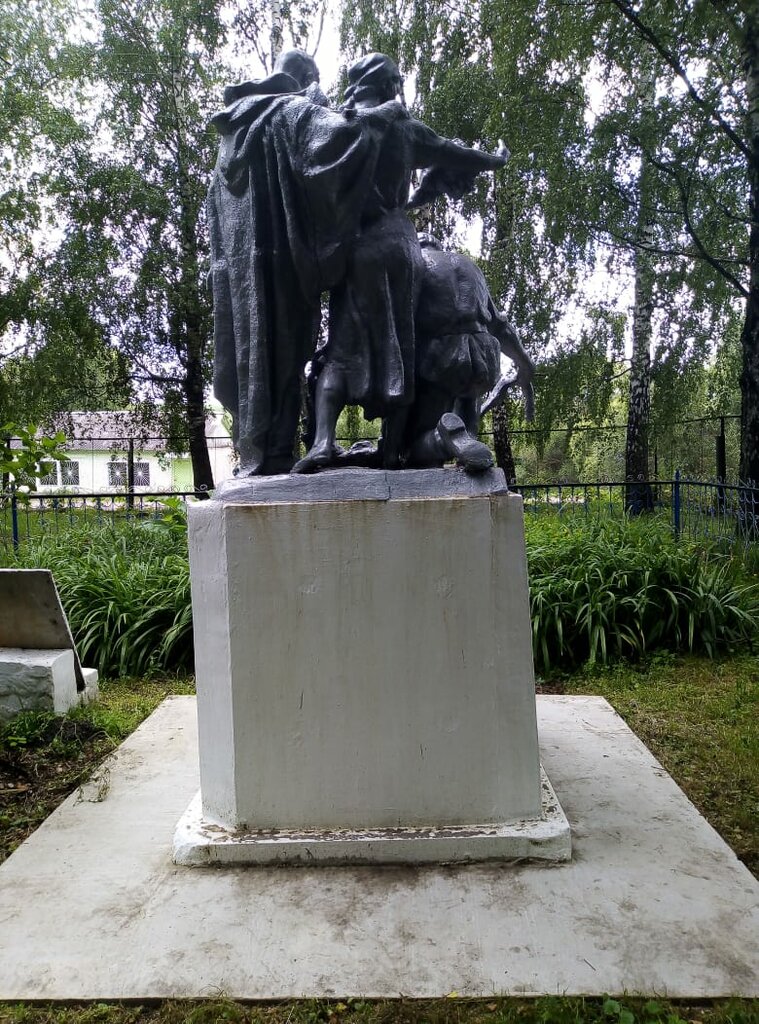 Anıt, heykel Братская могила советских воинов, погибших в 1943 г., Orlovskaya oblastı, foto