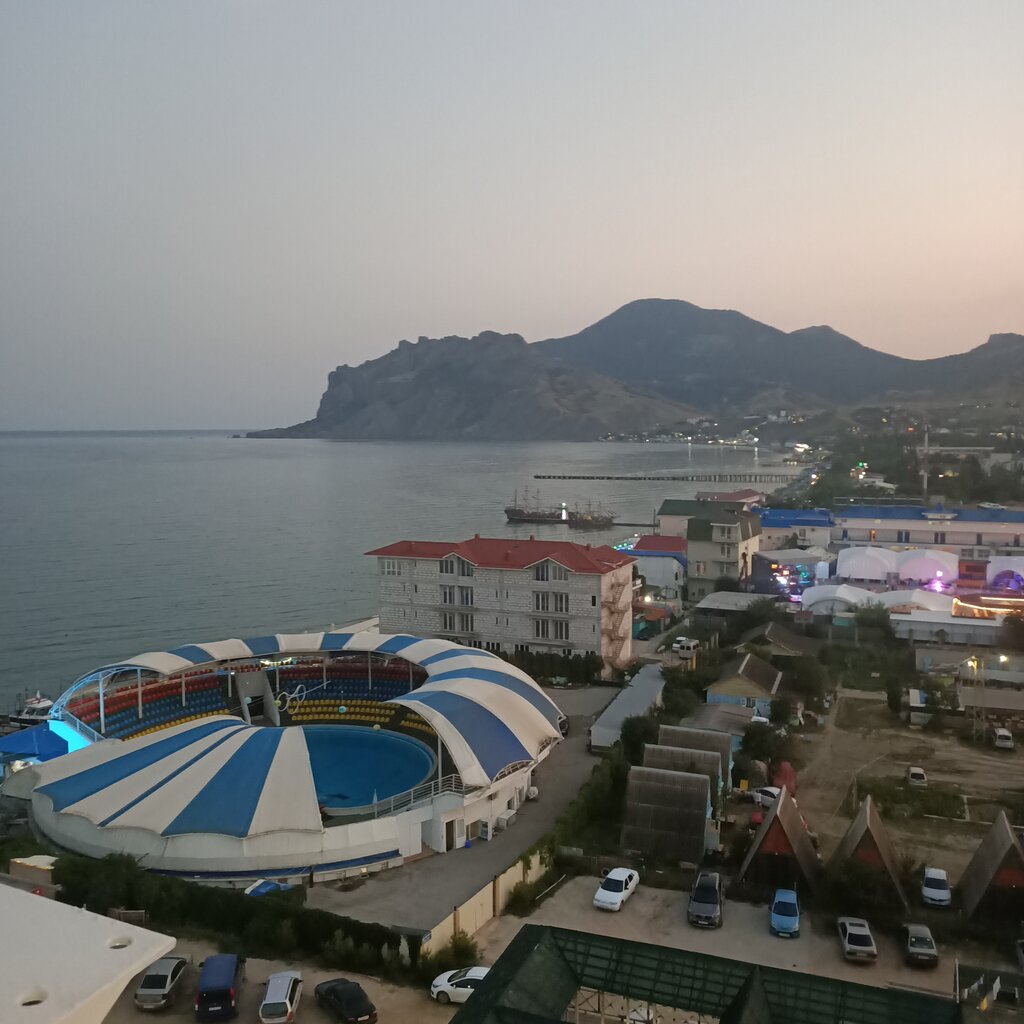 Resort oteller, tesisler Gostevoy dom Koktebel, Kırım Cumhuriyeti, foto