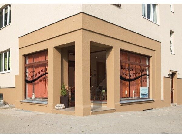 Cenaze gereçleri firmaları Rostocker-Bestattungshaus Inh. Jürgen Paepke & Tochter, Rostok, foto