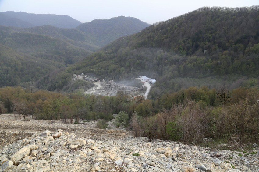 Madencilik işletmeleri Дагомысский карьер, Soçi, foto