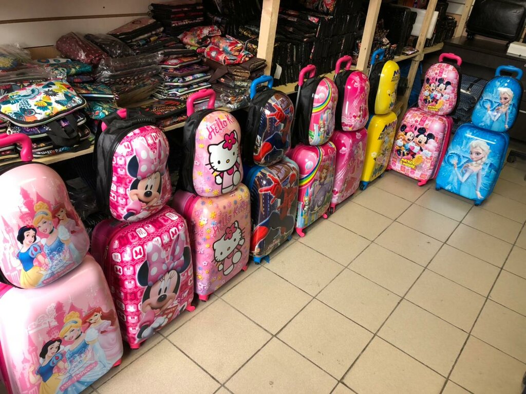 Çanta ve valiz mağazaları Hozsumka, Moskova, foto