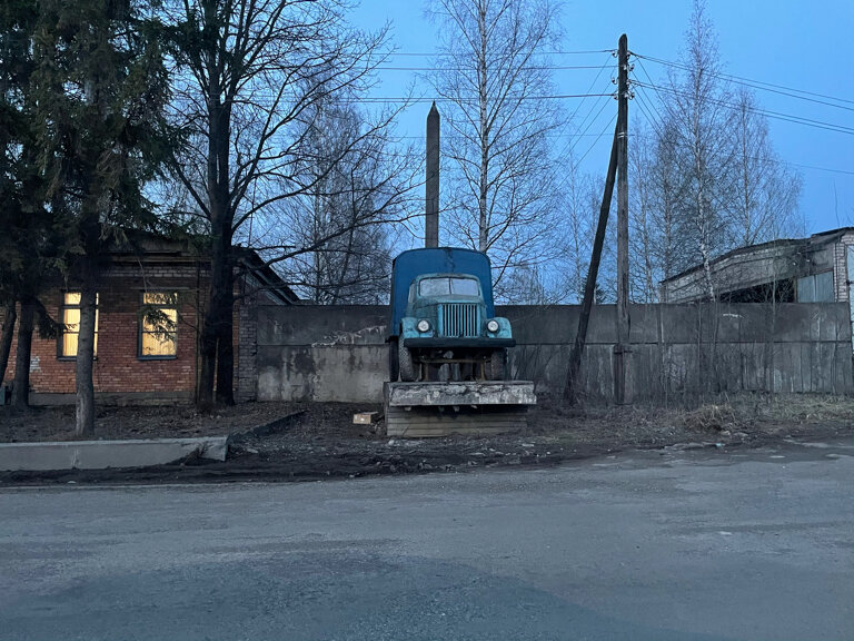 Teknoloji anıtı Почтовый автомобиль ГАЗ-51, Pskov, foto