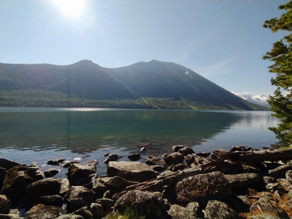 Geziler Lake Multinskoe, Altay Cumhuriyeti, foto