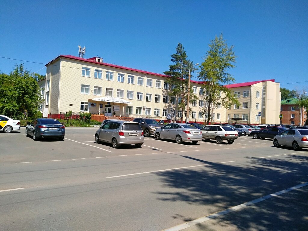Otoparklar Parking lot, Omsk, foto