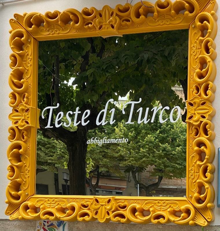 Kozmetik ve parfümeri mağazaları Teste Di Turco Abbigliamento, Puglia, foto