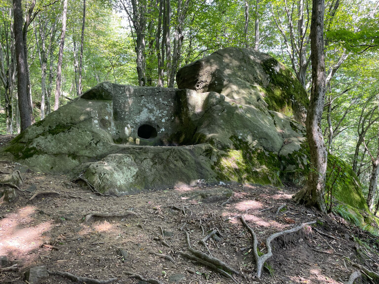 Turistik yerler Dolmen, Soçi, foto