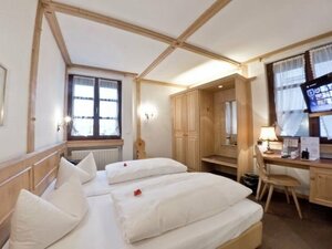 Hotel Grüner Baum (Zeller Straße No:35, Würzburg), otel  Wurzburg'dan