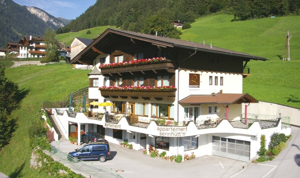 Emlak ofisi Appartementhaus Sennhütt'n - Wohnen direkt am Skilift Finkenberger Almbahnen, Tirol, foto