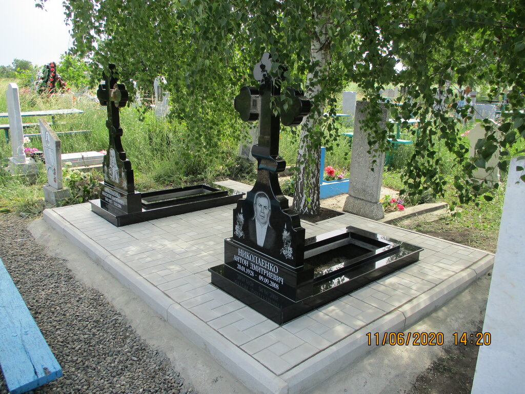 Heykel ve mezarlık taşı üreticileri Beloshapkin Ye. Ye., Nevinnomissk, foto