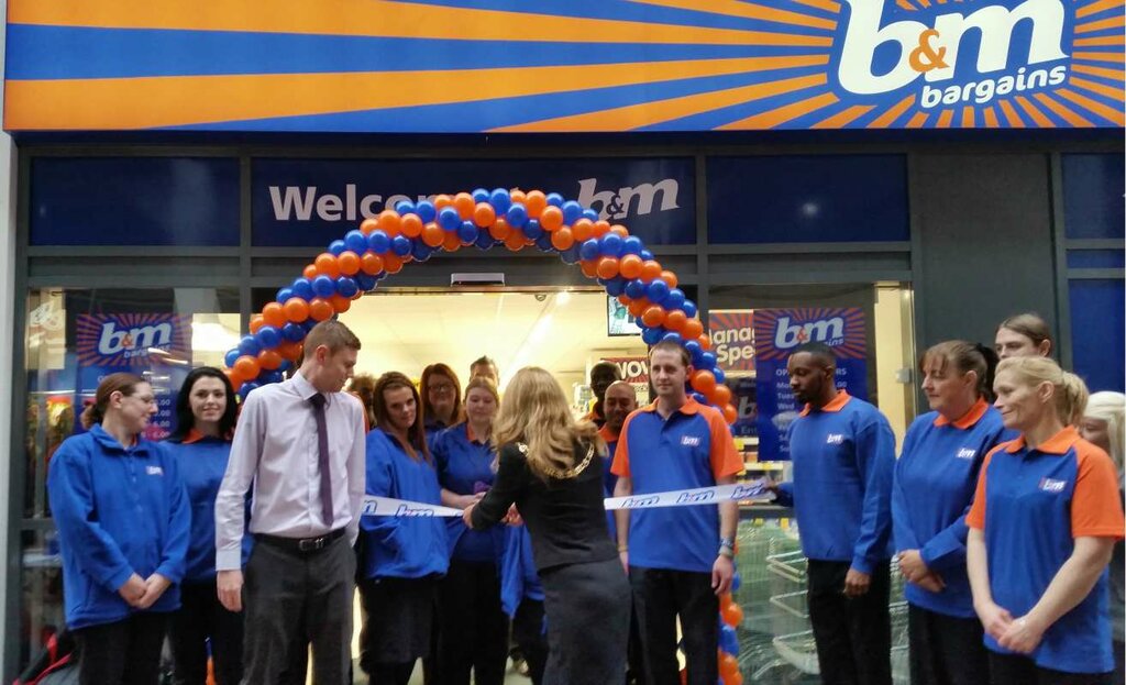 i̇ndirim ve fırsat sistemleri B&m Store, Londra, foto