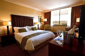 Kalahari Sands Hotel and Casino (Independence Avenue No:80), otel  Windhoek'ten