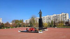 Krasnaya gorka (Autonomous Republic of Crimea, Yevpatoriya), anıt, heykel  Yevpatorya'dan