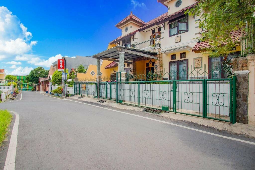 Otel Oyo 3217 The TS Homestay, Malang, foto