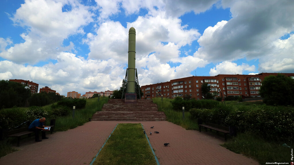 Anıt, heykel Создателям ракетного щита России, Dzerjinski, foto