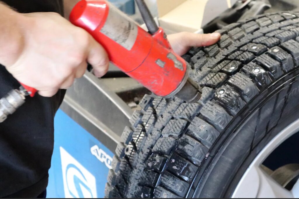 Oto lastik tamiri Shinomontage Na Harinke, İvanovo, foto