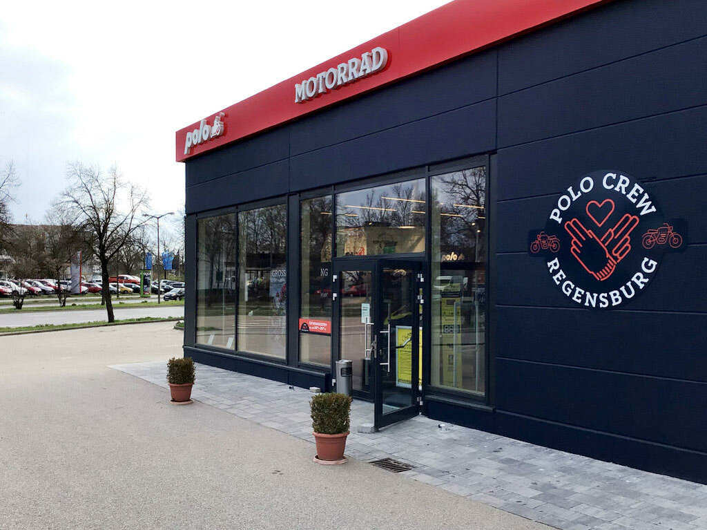 Motosiklet yedek parçaları Polo Motorrad Store Regensburg, Bavyera, foto