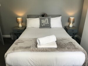 Inn Cardiff (Wales, Cardiff, Lower Cathedral Road), otel  Cardiff'ten
