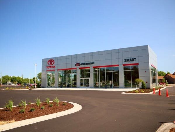 Otomobil satış galerileri Smart Motors Toyota, Madison, foto