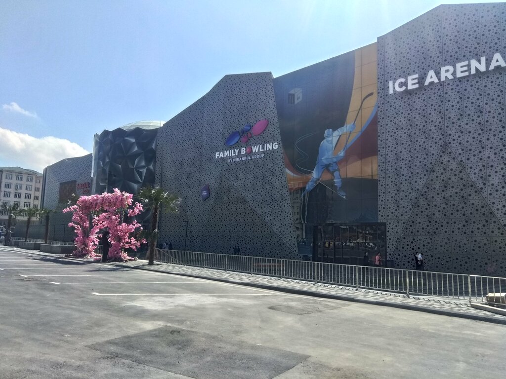 Buz pateni pistleri Ice Arena, Semerkant, foto