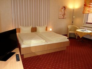 Altstadthotel Goldene Kugel (Große Grüne Straße No:16, Waren), otel  Waren'dan
