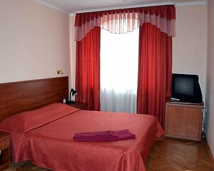 Svityaz (Naberezhna vulytsia No:4, Lutsk), otel  Lutck'tan