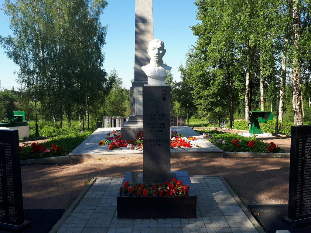 Anıt, heykel Герою Советского Союза Туйчи Эрджигитову, Lyuban, foto