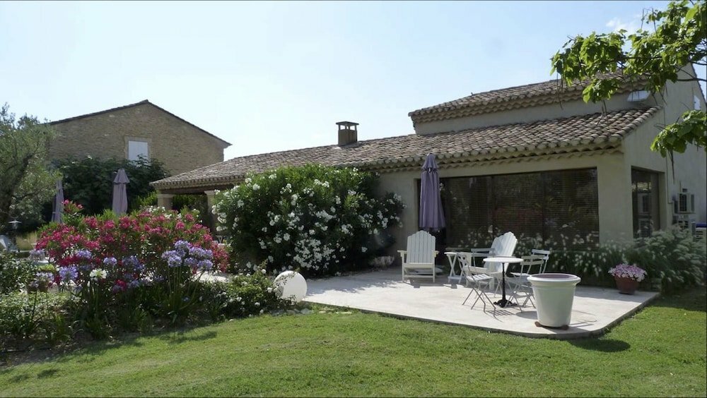 Otel Mas De Chantounette, , foto