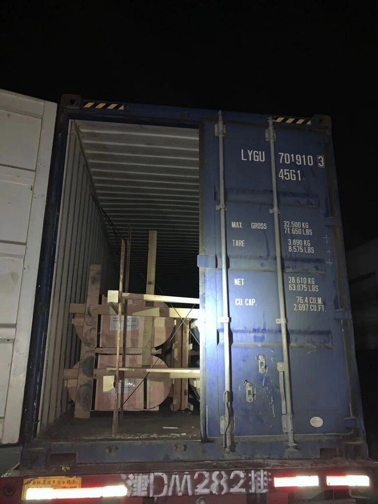 Grafit, teknik karbonlar Mir Treiding SP, Kaliningrad, foto