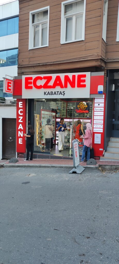Eczaneler Kabataş Eczanesi, İstanbul, foto