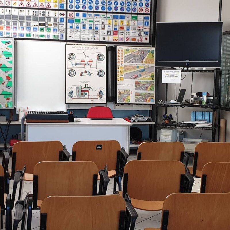 Sürücü kursları Autoscuola Stadio di S. Nicolo', Emilia‑Romagna, foto