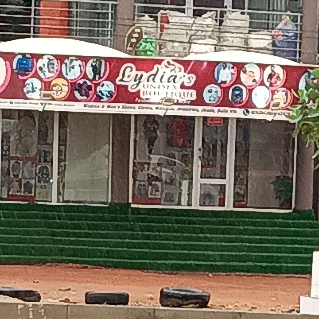 Giyim pazarı Lydia's Unisex boutique, Dünya, foto