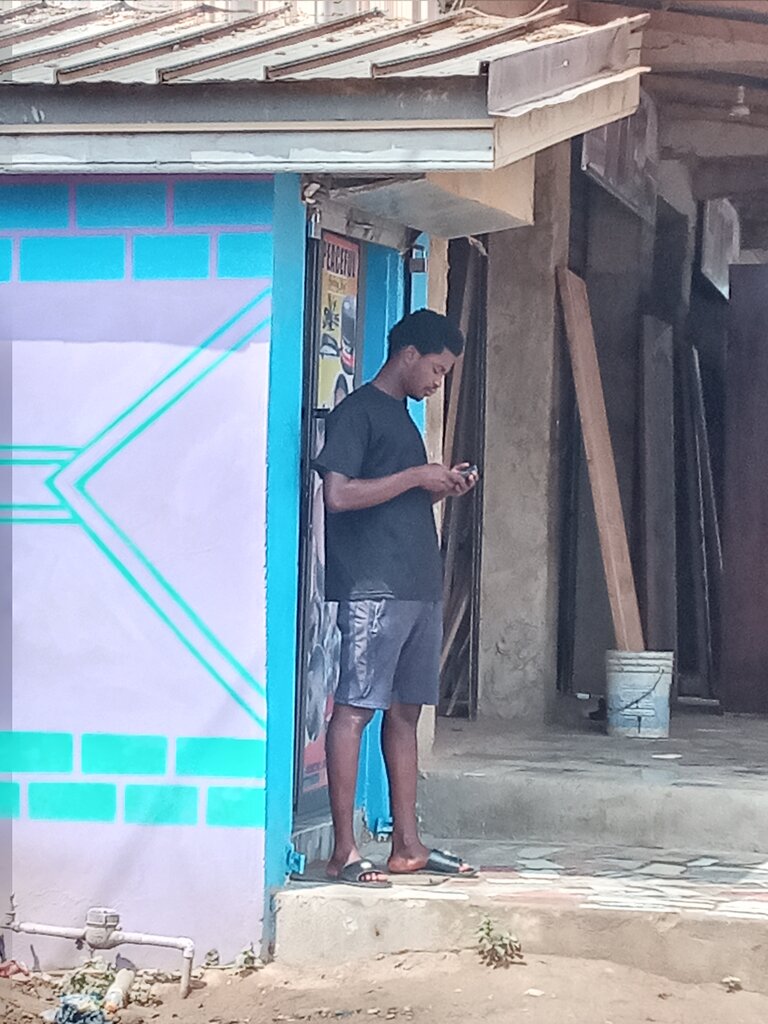 Berberler Peaceful barbering saloon, Dünya, foto