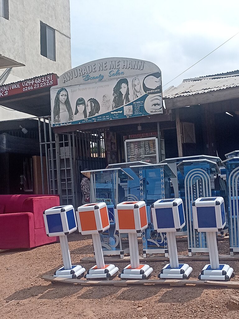 Güzellik salonu Awurade ne me hann saloon, Akra, foto