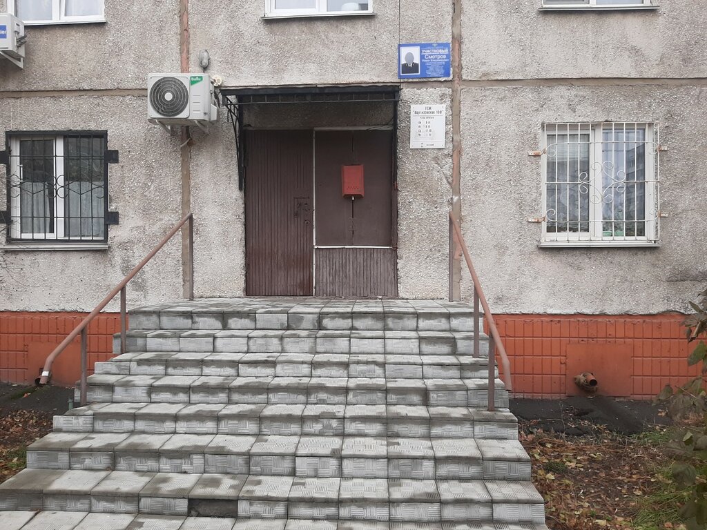 Bina, site yönetimi ТСЖ Партизанская 130, Barnaul, foto