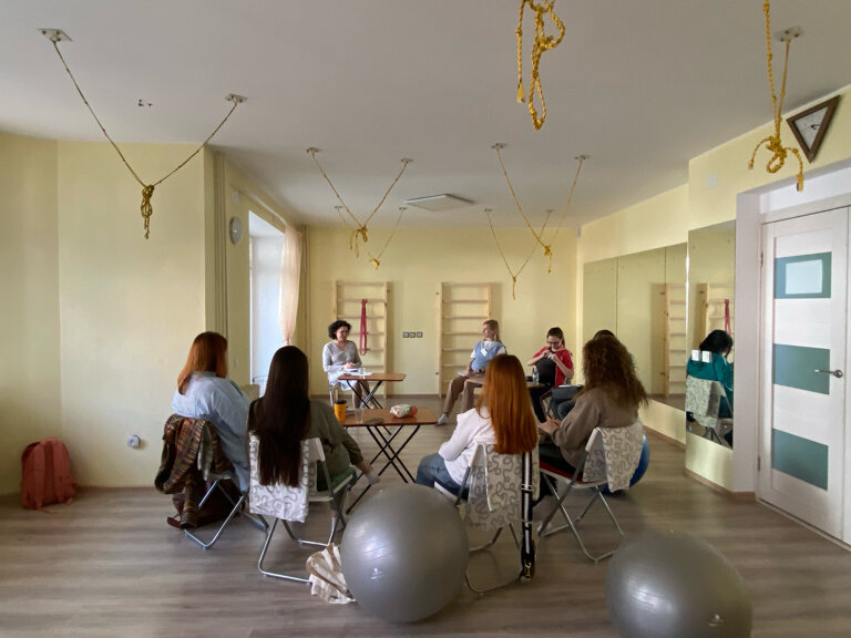 Gebe okulu Pod Krylom, Tver, foto